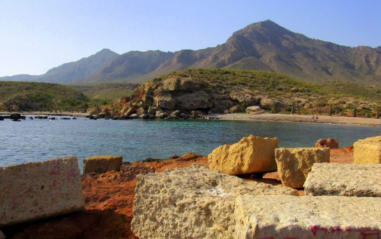 Ruta por las calas de Bolnuevo. Las calas salvajes de la región de ...